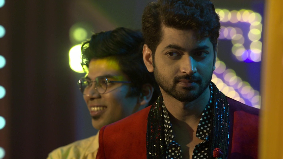 Om Is Amazed - Love Biye Aajkal (Season 1, Episode 97) - Apple TV