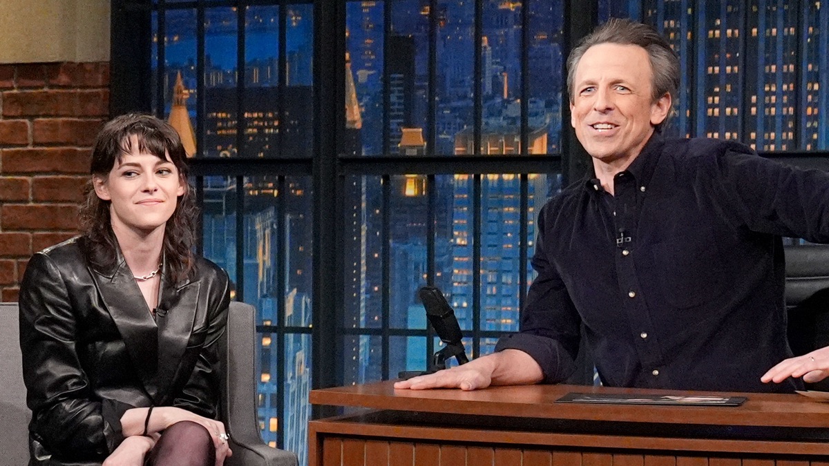 Kristen Stewart; Walton Goggins; Aric Improta - Late Night with Seth ...