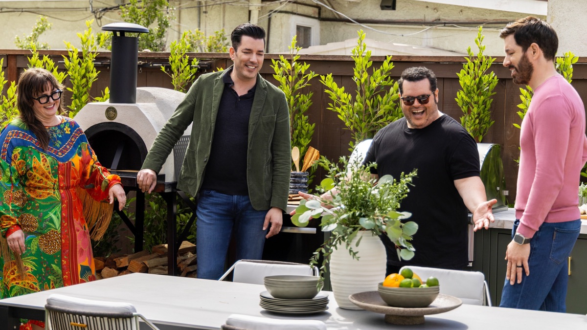 ‎Does Josh Gad Want to Build a Studio? - Celebrity IOU (Series 10 ...