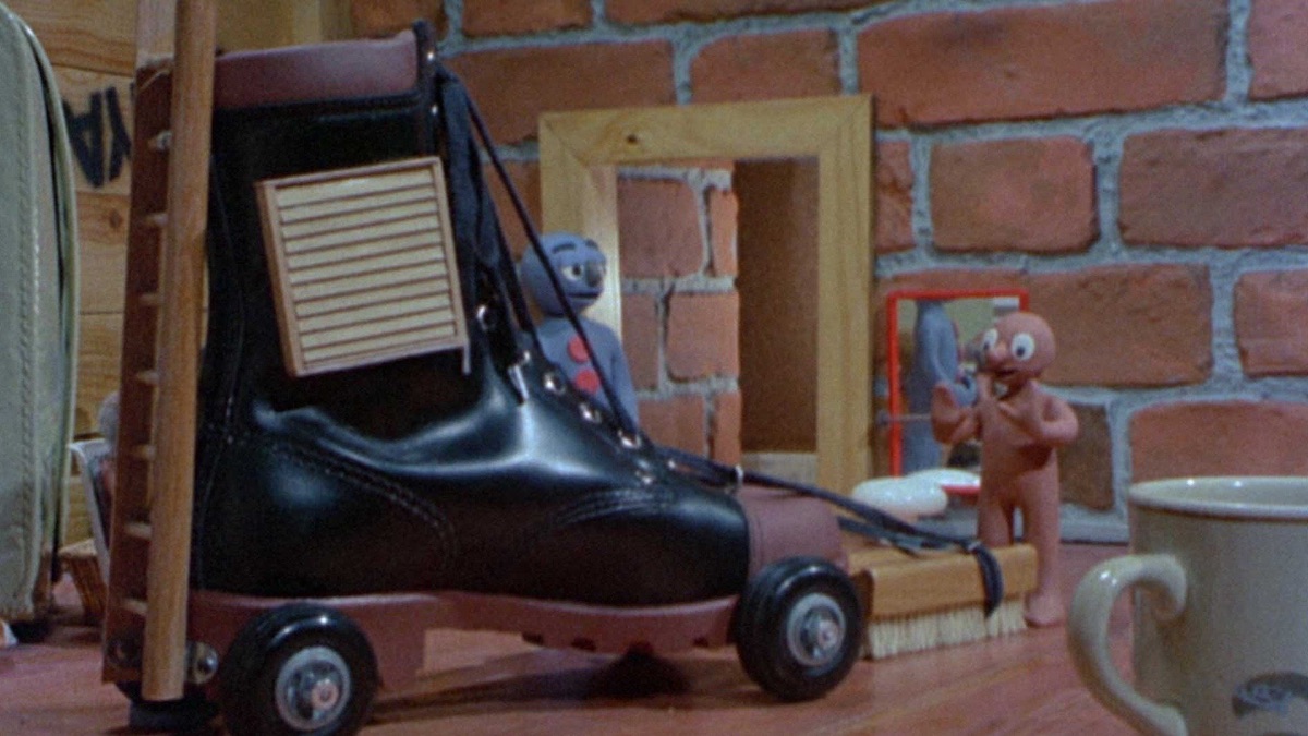 A Swimming Pool in the Garden - The Amazing Adventures of Morph (Series ...