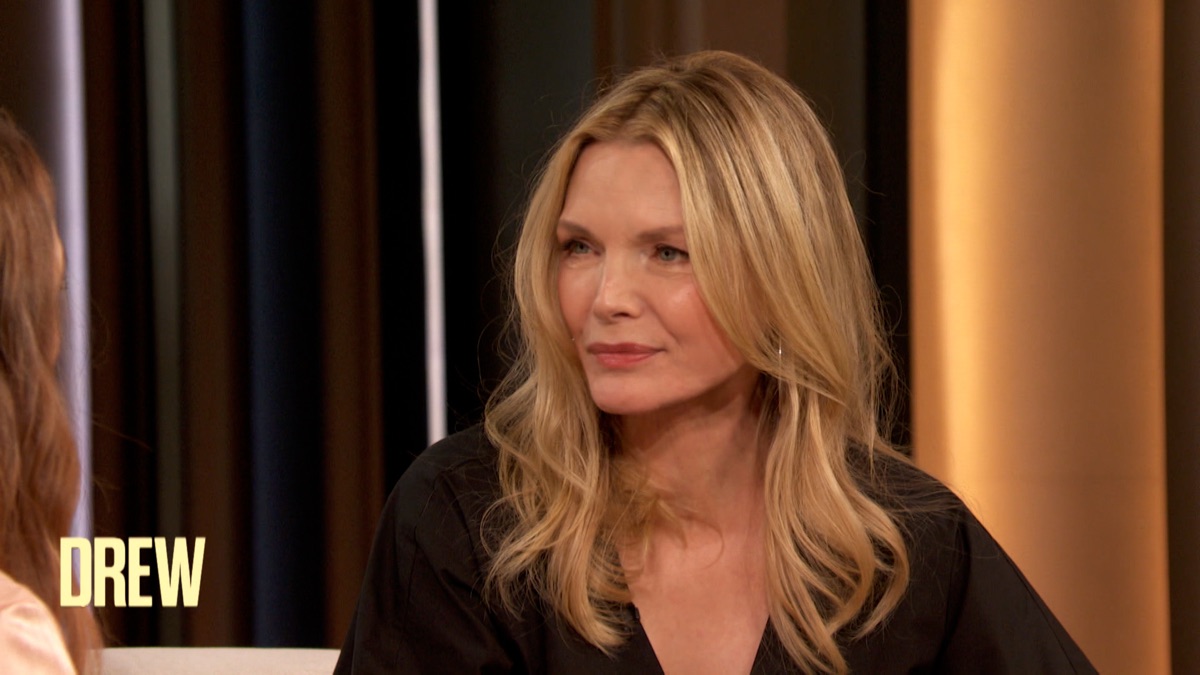 Michelle Pfeiffer - The Drew Barrymore Show - Apple TV