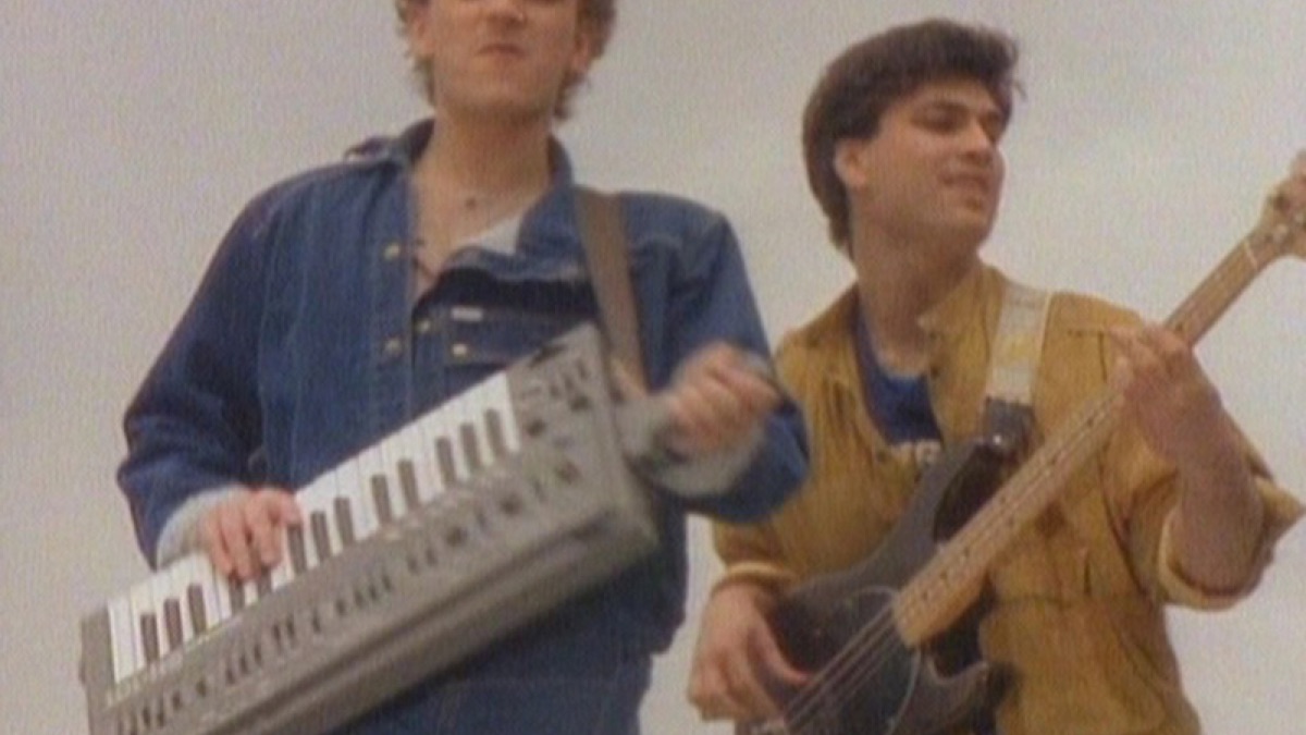 ‎I.O.U. - Music Video by Freeez - Apple Music