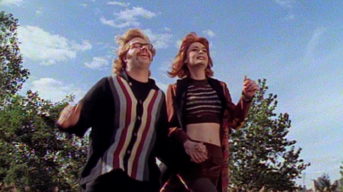 ‎Alternative Girlfriend - Music Video by Barenaked Ladies - Apple Music