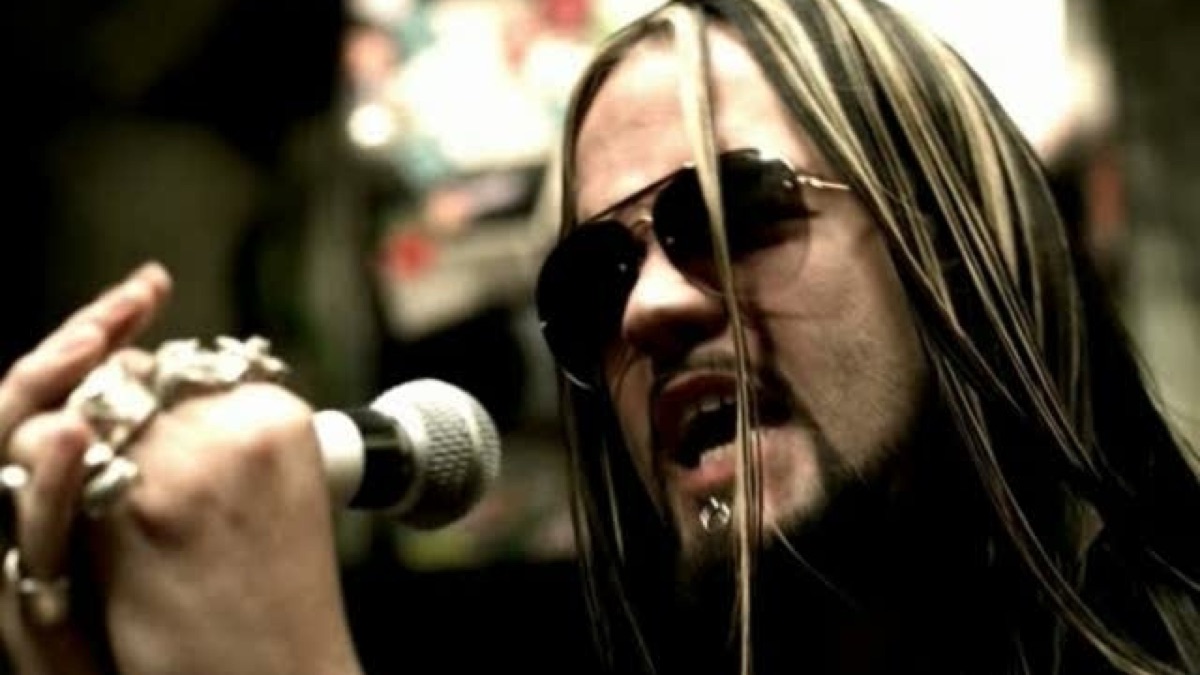 ‎Your Disease - Music Video by Saliva - Apple Music