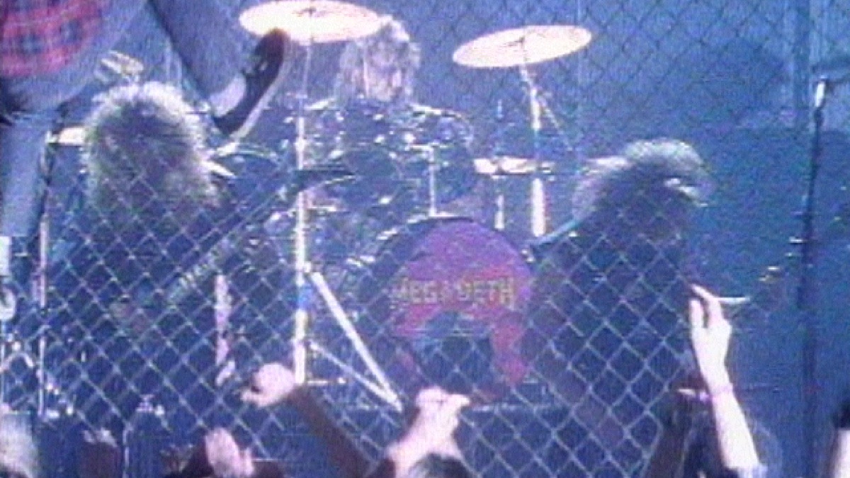 ‎Wake Up Dead (Broadcast Video) [Remastered] - Music Video by Megadeth ...