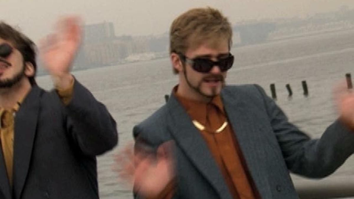 ‎Dick In a Box (feat. Justin Timberlake) - Music Video by The Lonely ...