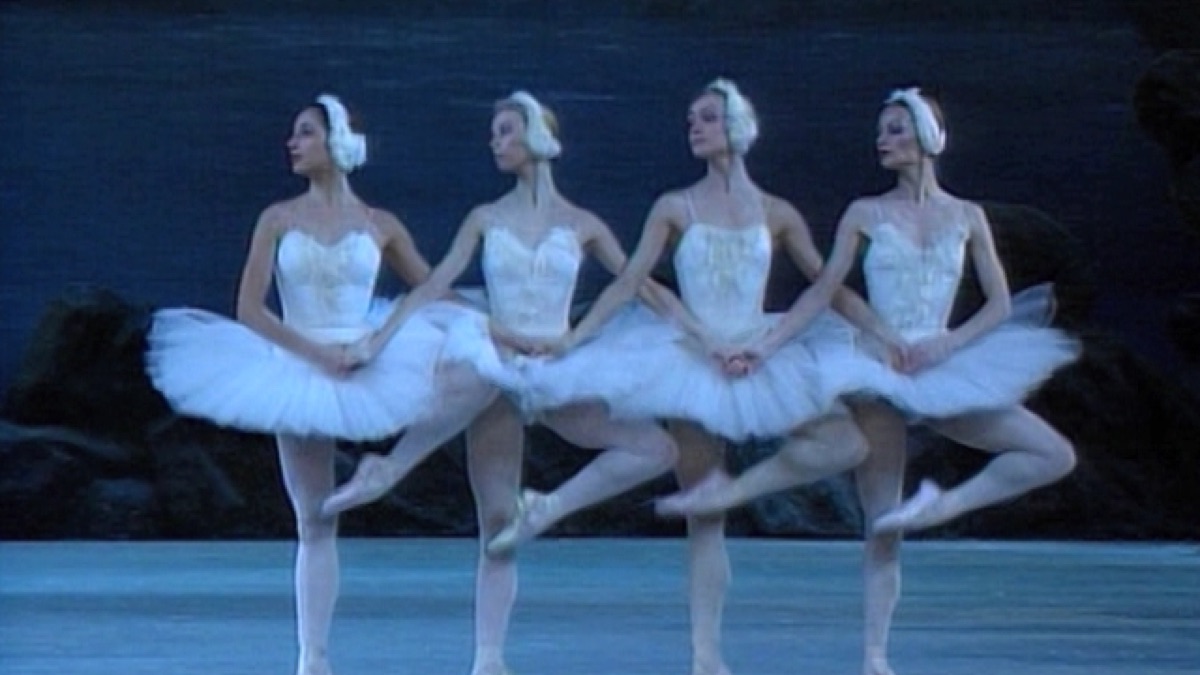 ‎Swan Lake: Cygnet Dance (Extract) - Music Video by The Kirov Ballet ...