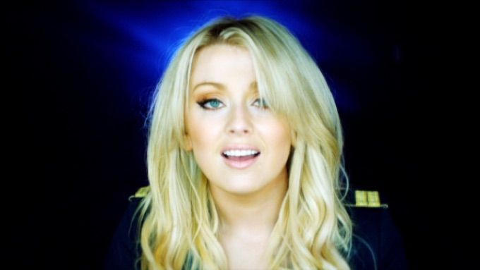 ‎Cassie Davis on Apple Music