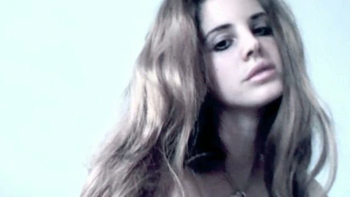 ‎Video Games - Music Video by Lana Del Rey - Apple Music