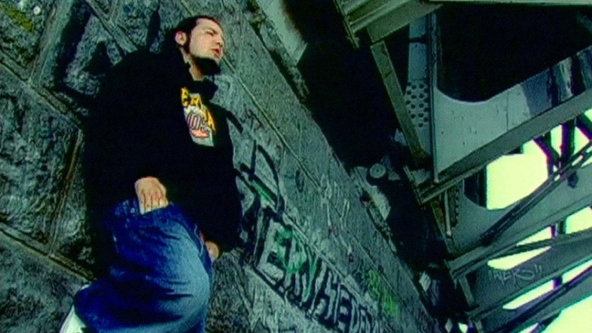 ‎Video musical de “Policeman (feat. Jambojet & USPM)” de Jamal ...