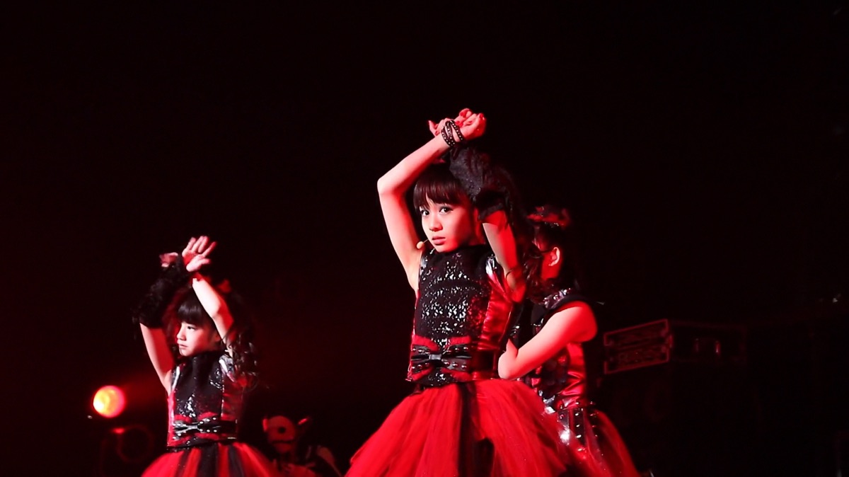 BABYMETAL: LIVE~LEGEND I、D、Z APOCALYPSE~ LEGEND "Z" 2013/2/1 at Zepp Tokyo - Apple TV (FR)