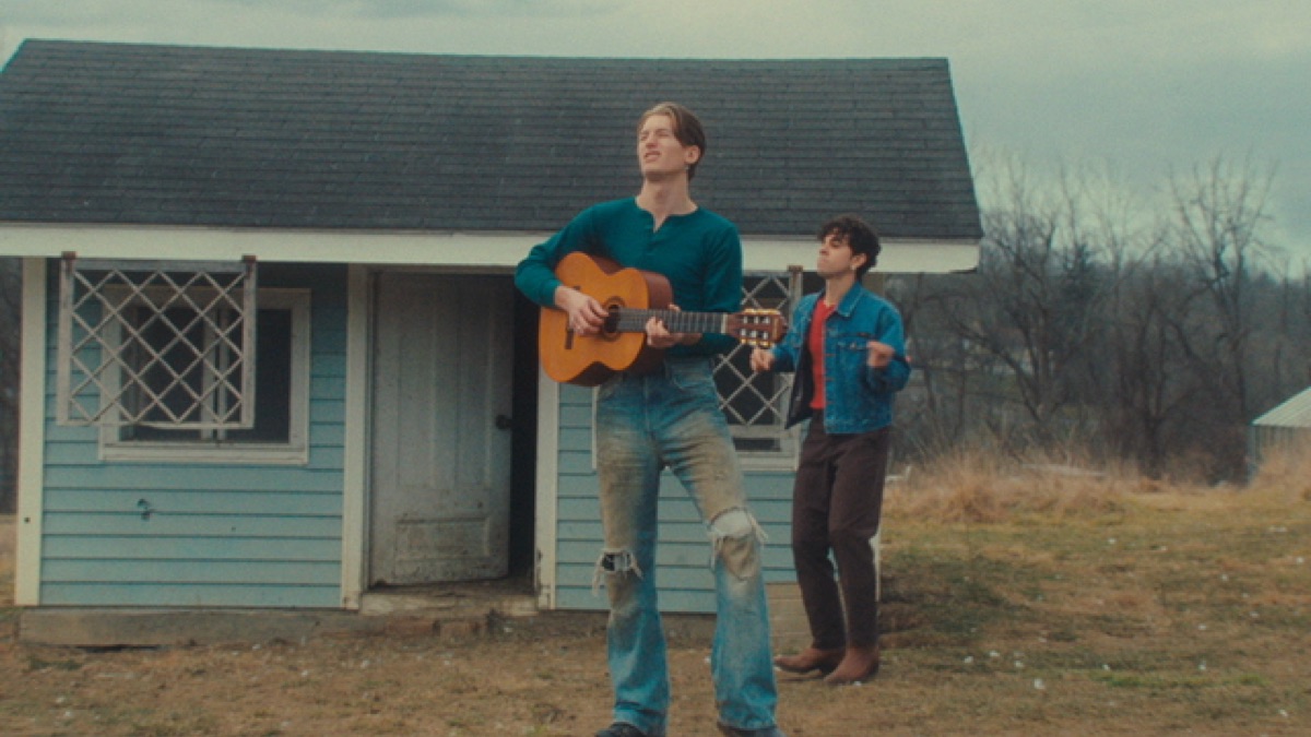 ‎Lil Tune - Music Video by Gus Dapperton & Electric Guest - Apple Music