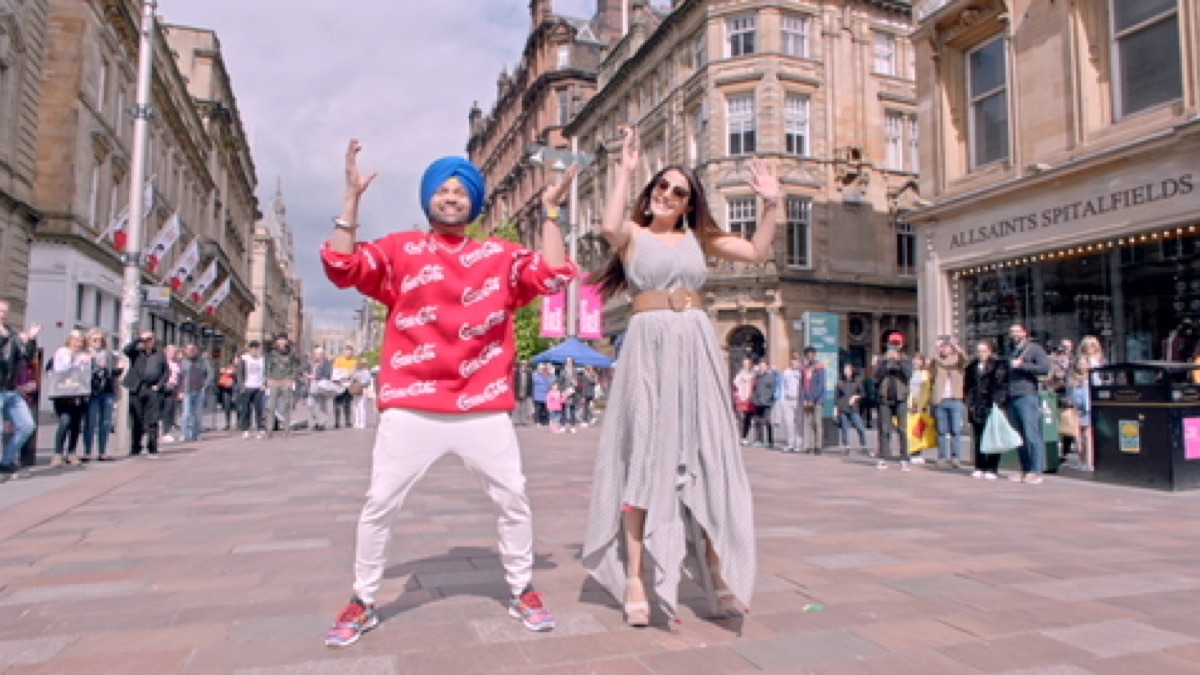 ‎Duggi - Music Video by Himesh Reshammiya, Navraj Hans, Raja Sagoo ...