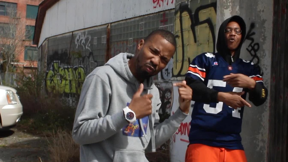 ‎Doin Me (feat. JG) - Music Video by Tay Real - Apple Music