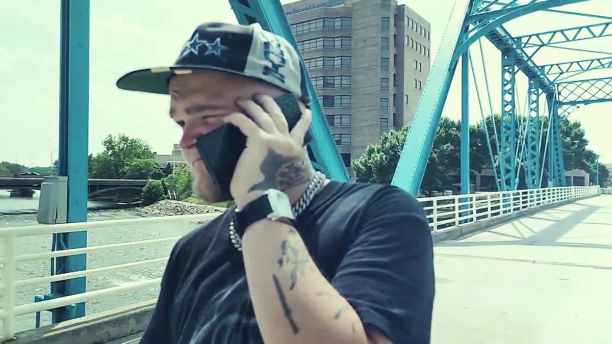 ‎Wasp - Music Video by Wavy Mac - Apple Music