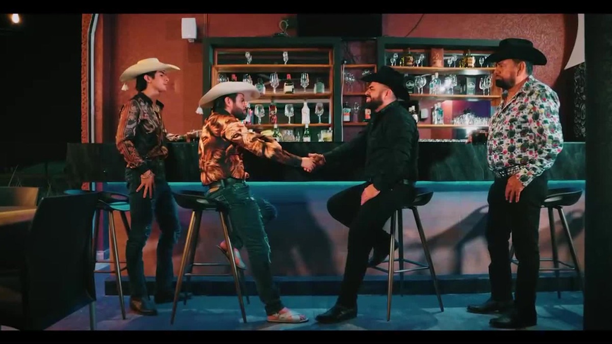 ‎El Potosino y El Cocho - Music Video by Josecito León y Su ...