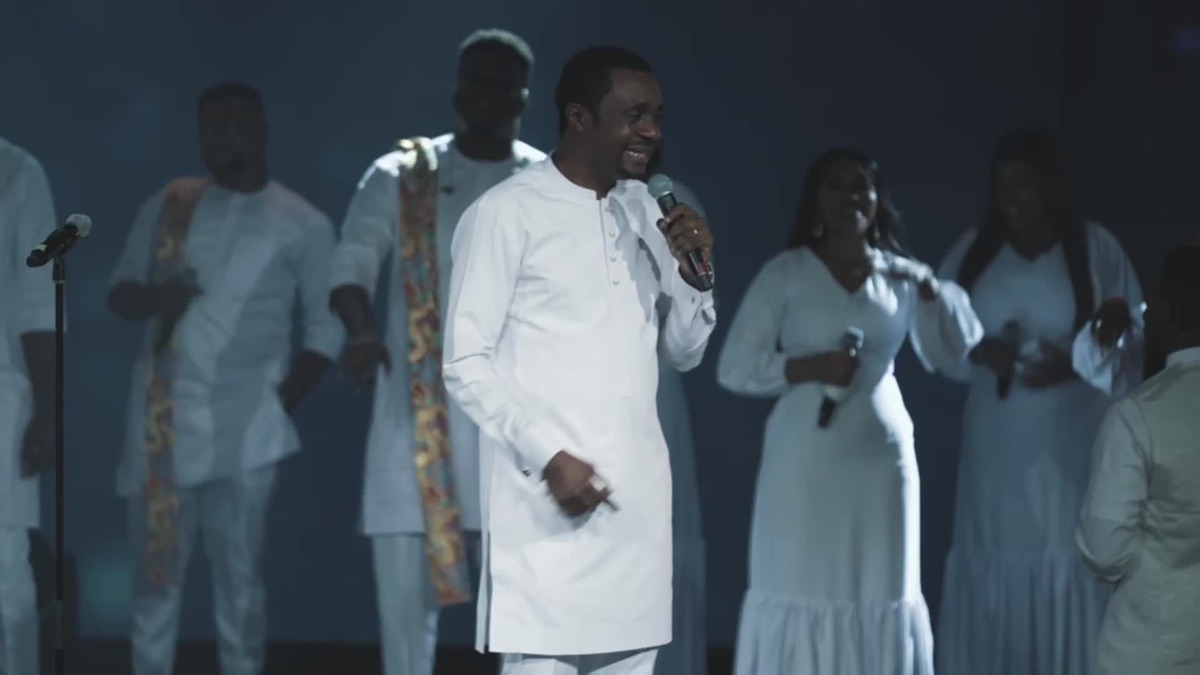 ‎TOBECHUKWU (feat. MERCY BLESSED CHINWO) [Live] - Music Video by Nathaniel Bassey - Apple Music