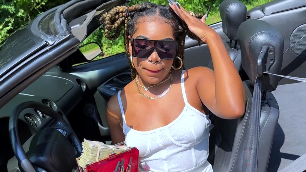 ‎Lil Miss Poppin - Music Video by Iggy Badd - Apple Music