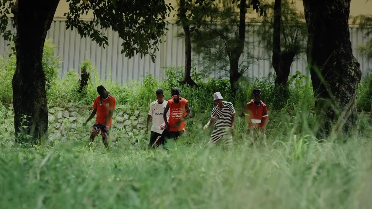 ‎Ahaiye (feat. Umar m Shareef) - Music Video by Lilin Baba - Apple Music