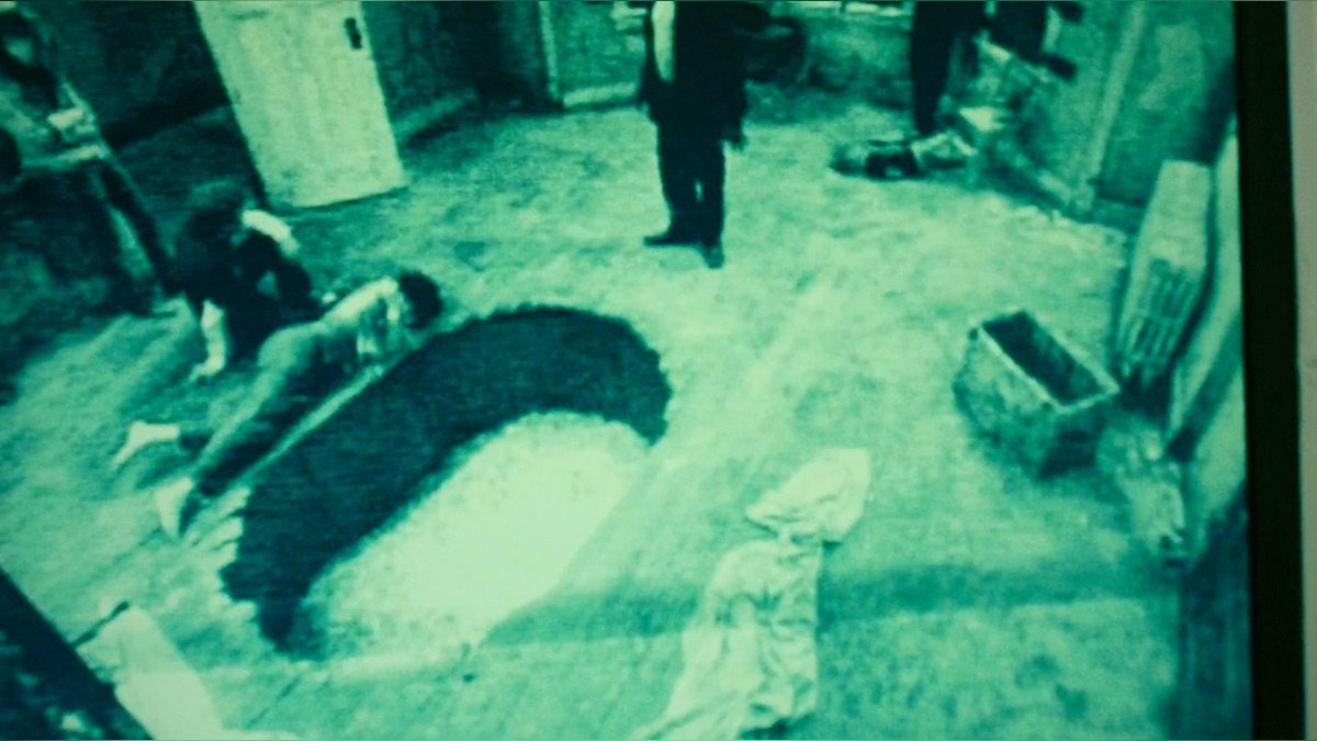 Saw II - Official Trailer - Apple TV