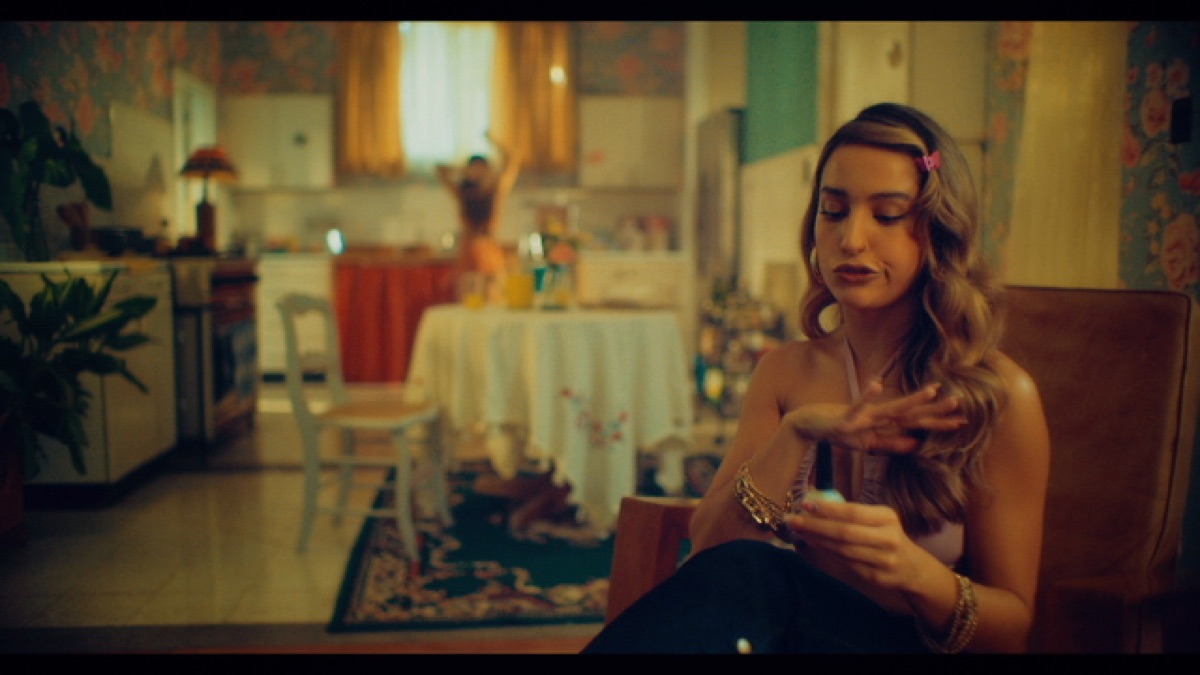 ‎La Carta - Music Video by Las Villa - Apple Music