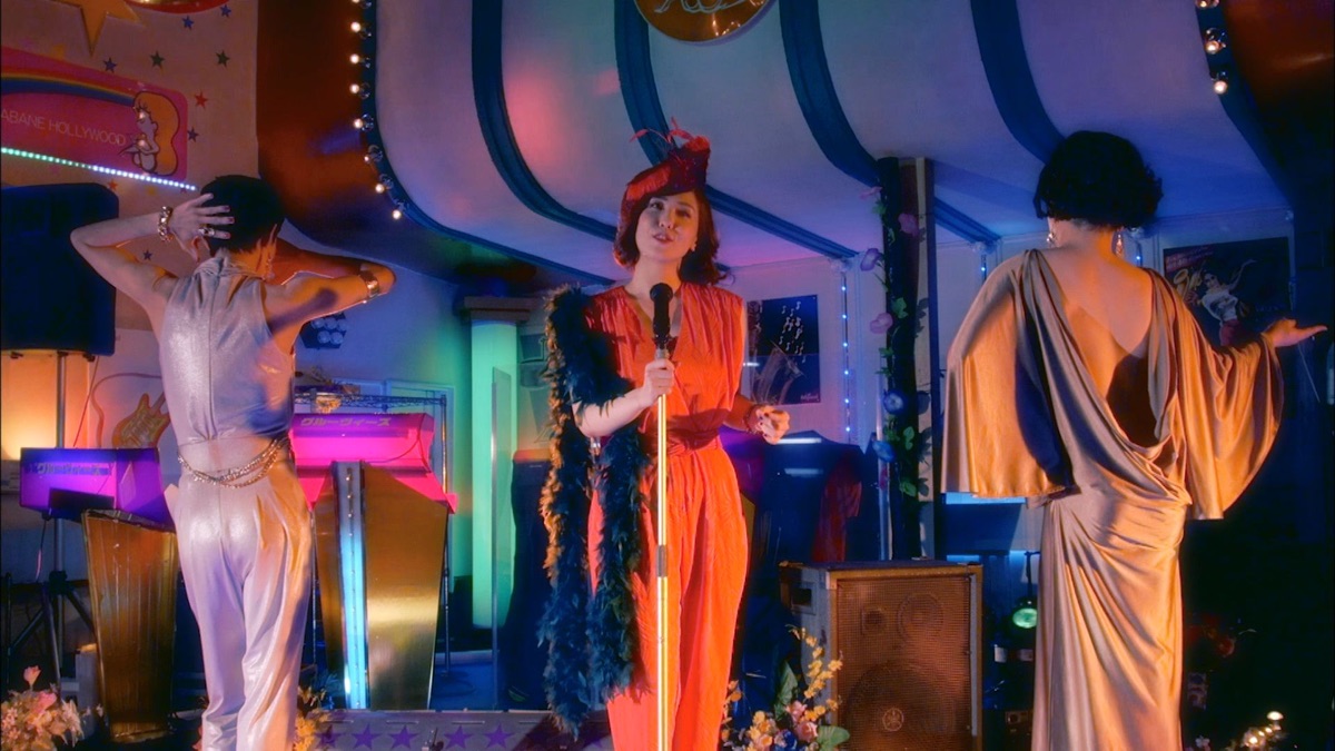 ‎C'est la vie - OnnawaAiniIsogashii - Music Video by Toki Asako - Apple ...