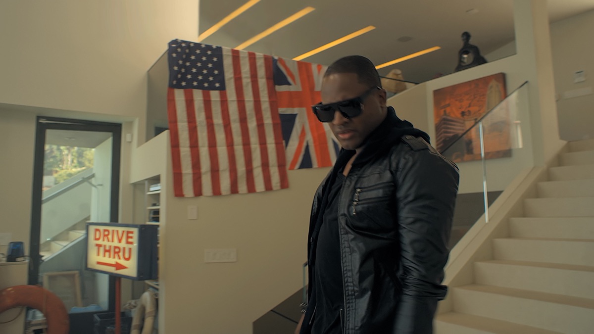 ‎Hangover (feat. Flo Rida) – Musikvideo von Taio Cruz – Apple Music