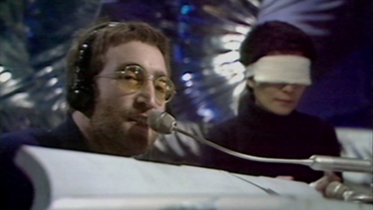 ‎Instant Karma! (We All Shine On) - Music Video by John Lennon, Yoko ...