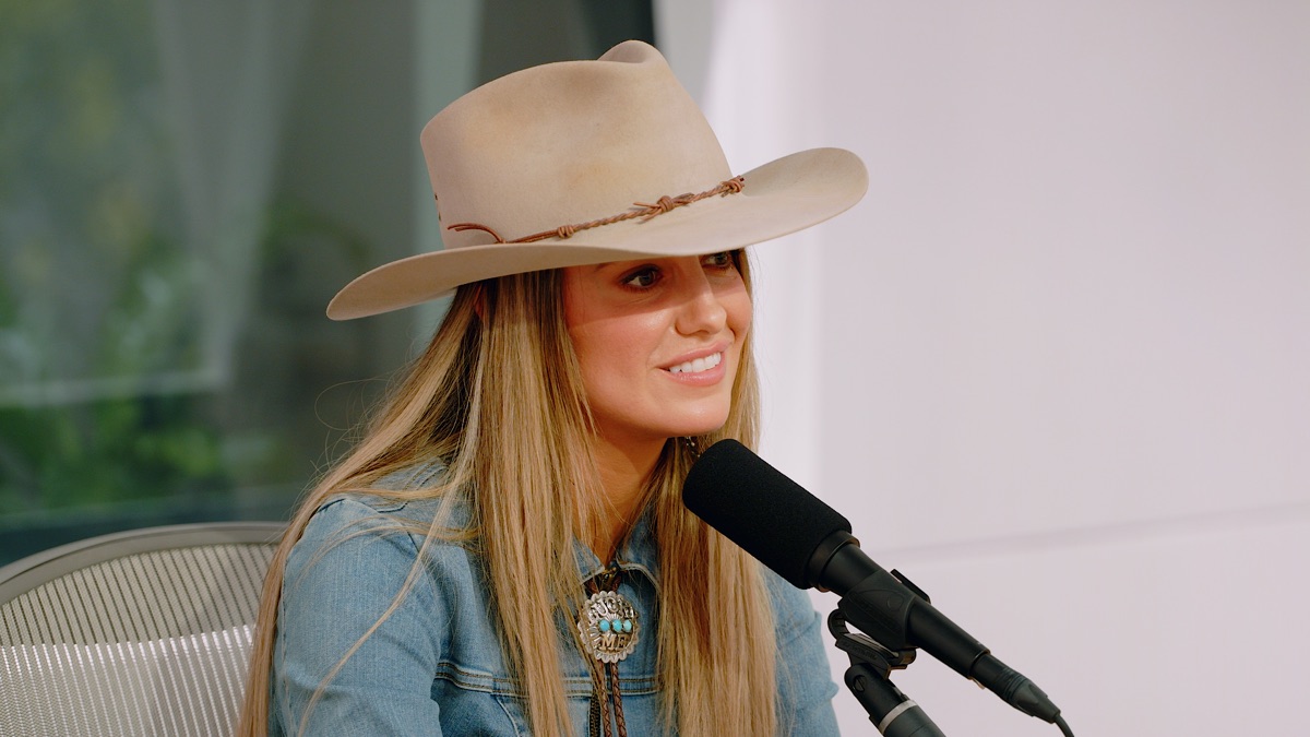 ‎Lainey Wilson: The Zane Lowe Interview - Music Video by Zane Lowe & Lainey Wilson - Apple Music