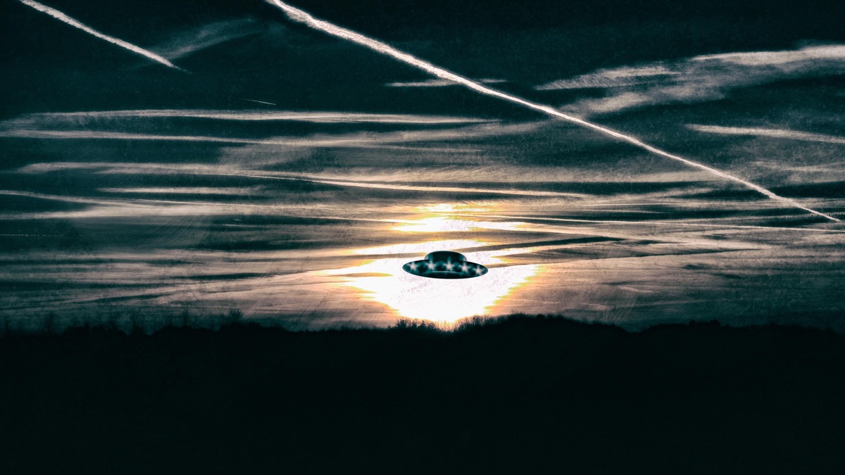 Episode 1 - Close Encounters (Series 1, Episode 1) - Apple TV (UK)