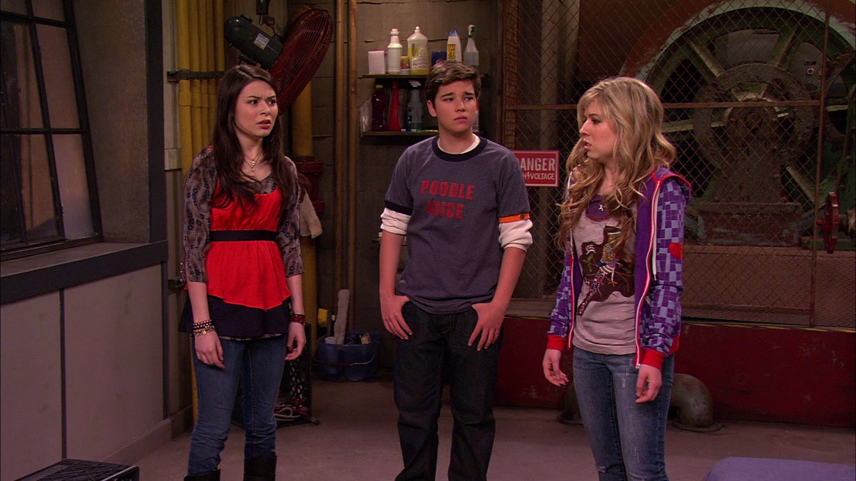 iMove Out - iCarly (Series 3, Episode 7) - Apple TV (HU)