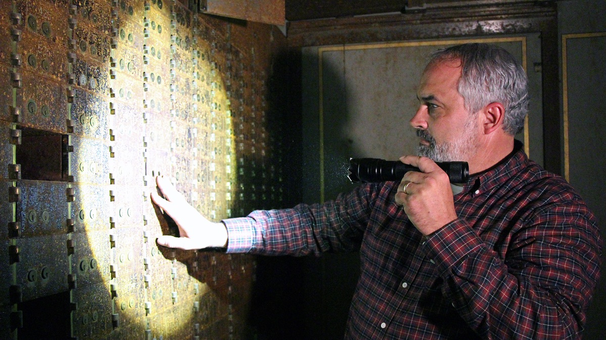 ‎Betrayal - The Curse Of Civil War Gold (Series 1, Episode 1) - Apple ...