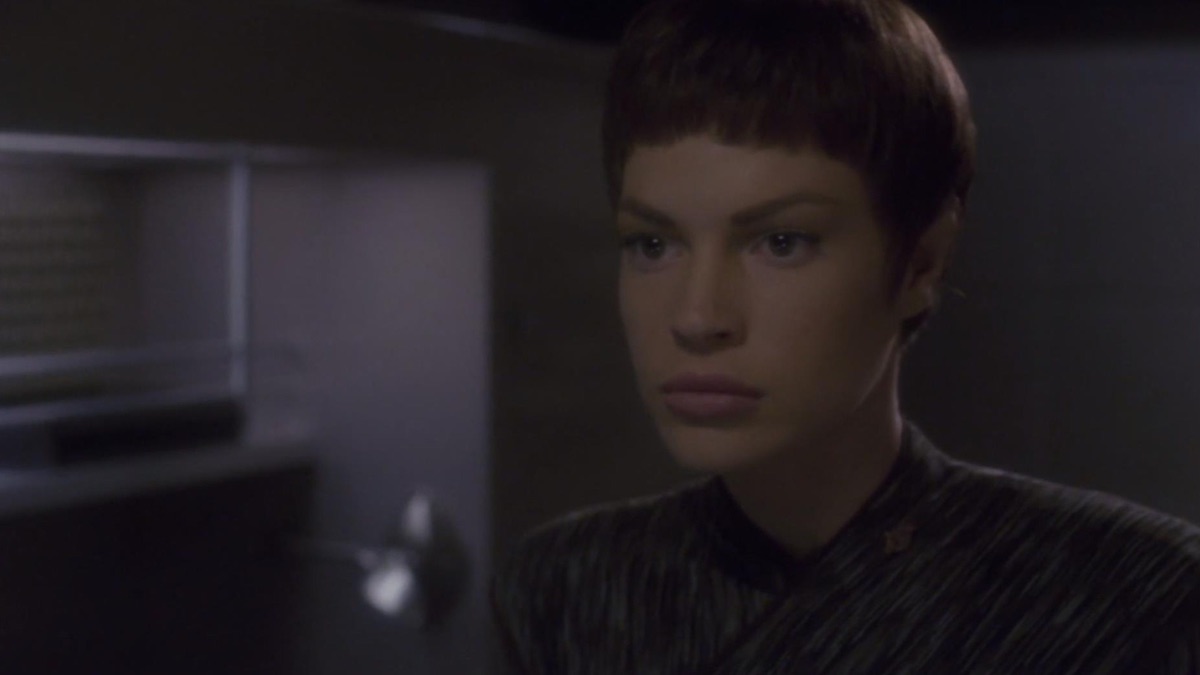 ‎Singularity - Star Trek: Enterprise (Series 2, Episode 9) - Apple TV (BG)