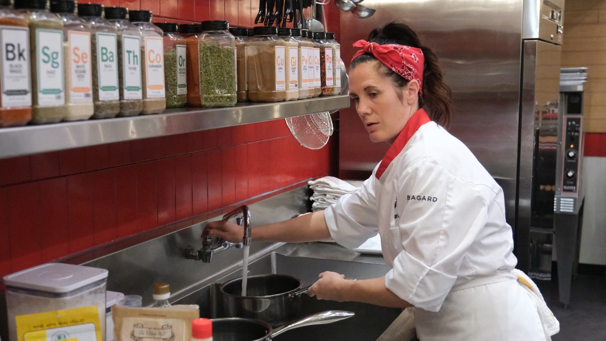 What in Hell's Kitchen? - Hell's Kitchen (Season 21, Episode 12) - Apple TV