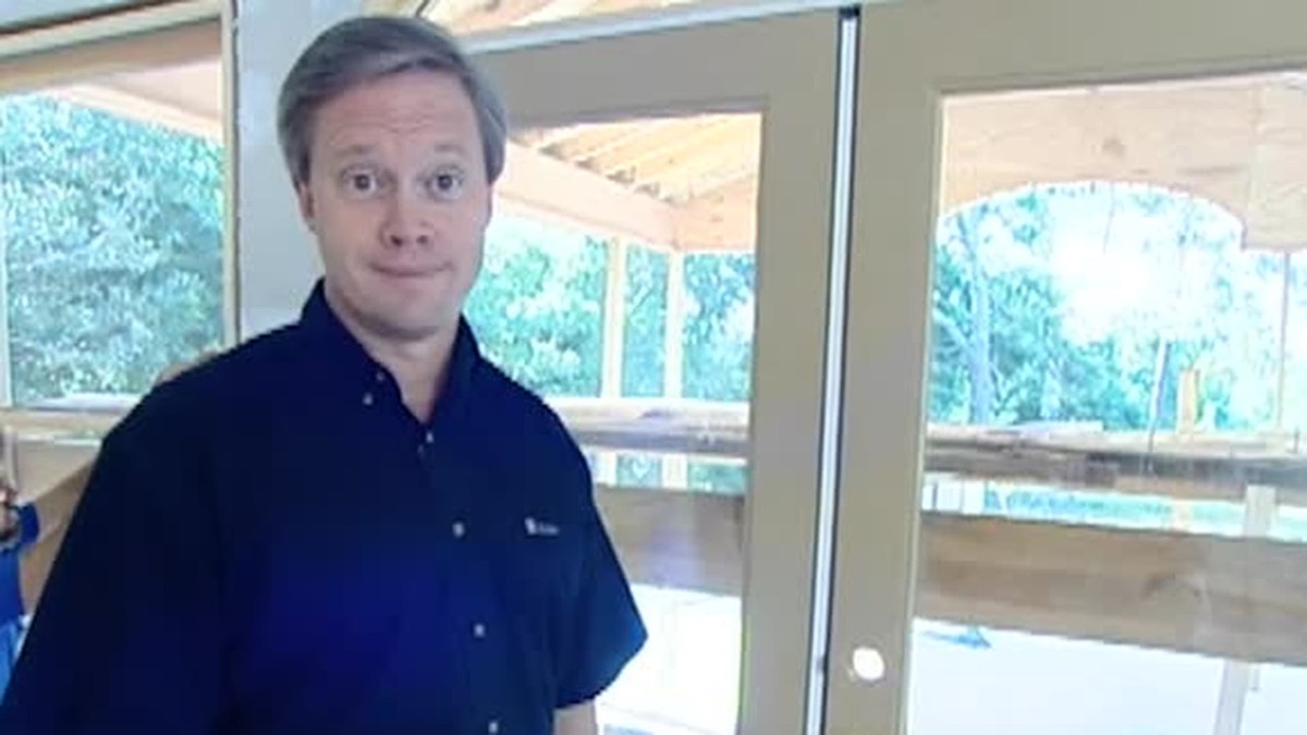 Interior Facelift - Part 3 - Today's Homeowner with Danny Lipford ...