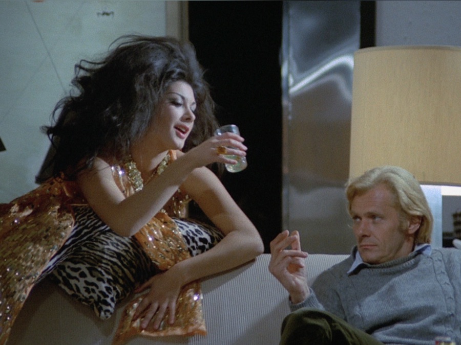 Five Dolls for an August Moon - Apple TV (CA)