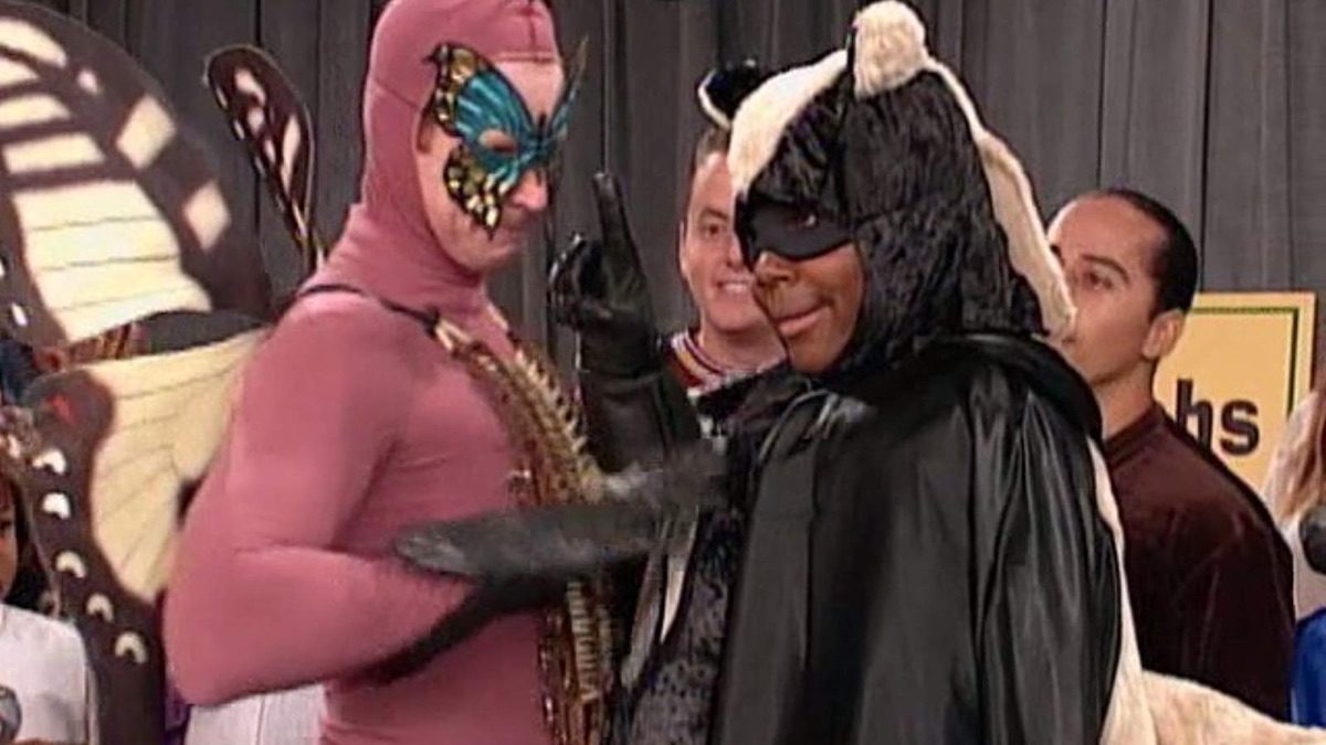 Zorrillator contra el Hombre Polilla - Kenan & Kel (temporada 3, episodio 1) - Apple TV (EC)