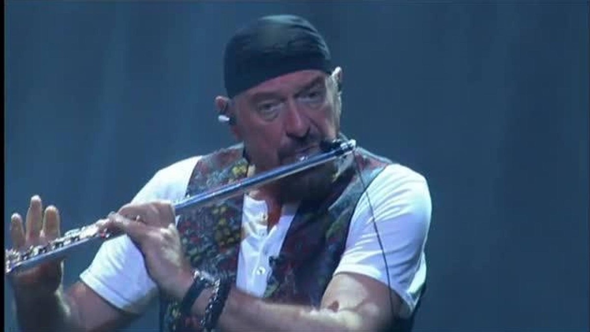 Jethro Tull - Jethro Tull's Ian Anderson: Thick As A Brick Live In ...