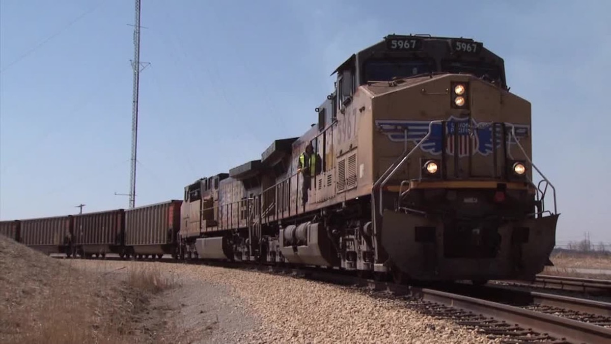 Trains Across America: Cab Ride on the Indiana Rail Road - Newton to ...