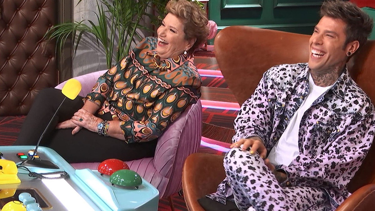 Episode 1 - LOL: Last One Laughing Italy (Series 1, Episode 1) - Apple ...