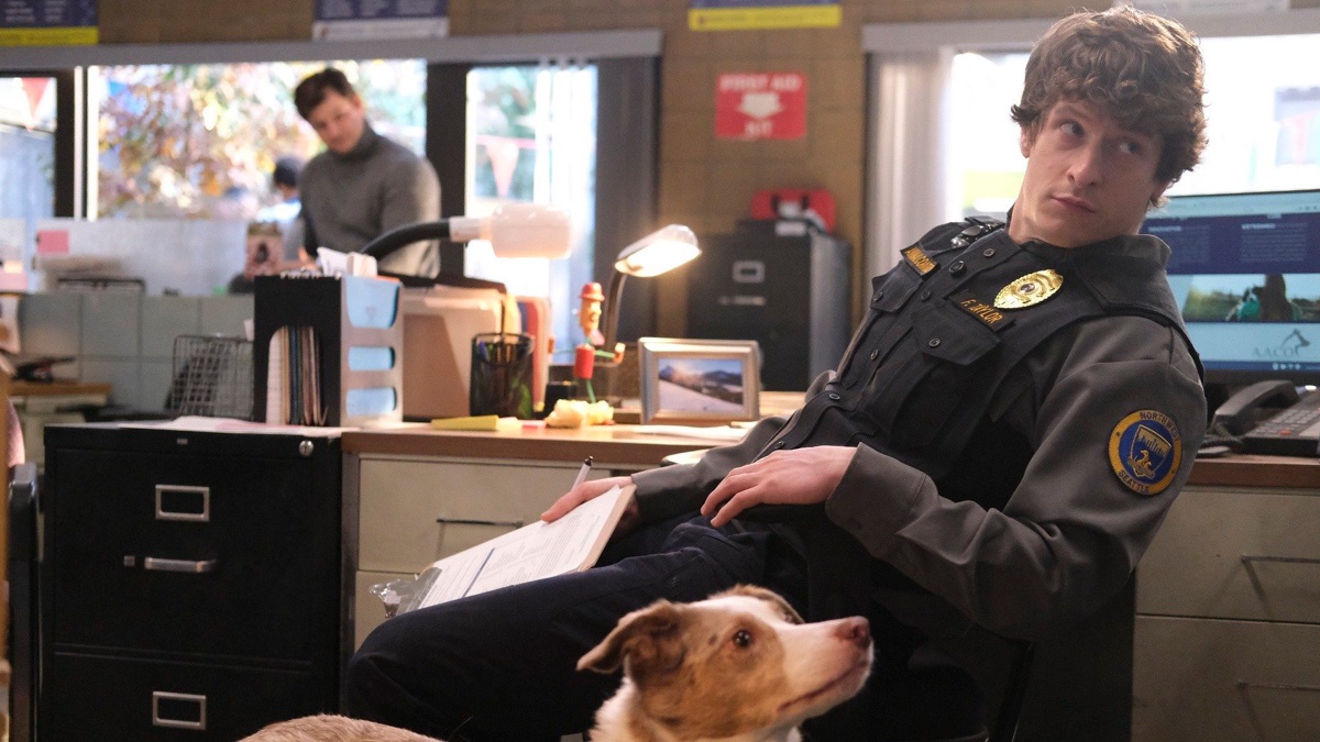 Dogs and Geese - Animal Control (Season 1, Episode 9) - Apple TV