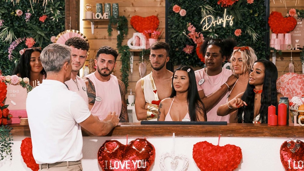 Episode Five - Hot Mess Summer (Series 1, Episode 5) - Apple TV (UK)