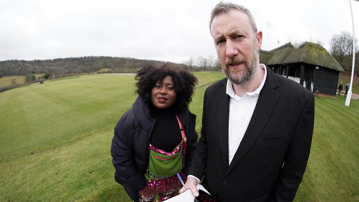 Languidly - Taskmaster (Season 16, Episode 3) - Apple TV