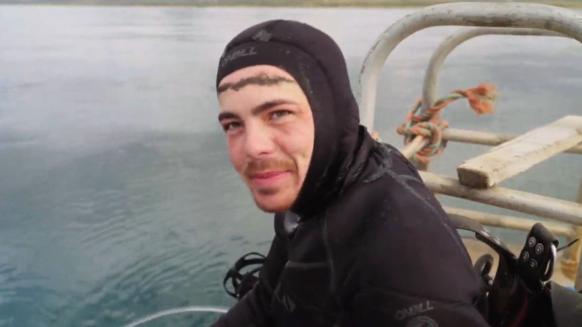 ‎Going Deep - Gold Divers (Series 19, Episode 1) - Apple TV (UK)