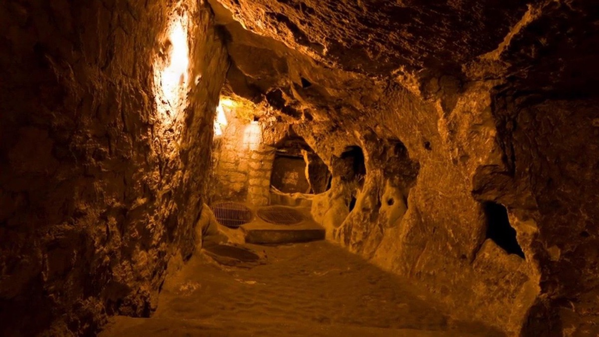 Aliens Underground City Deserted Cities (Tiptoe Into Scary Places):