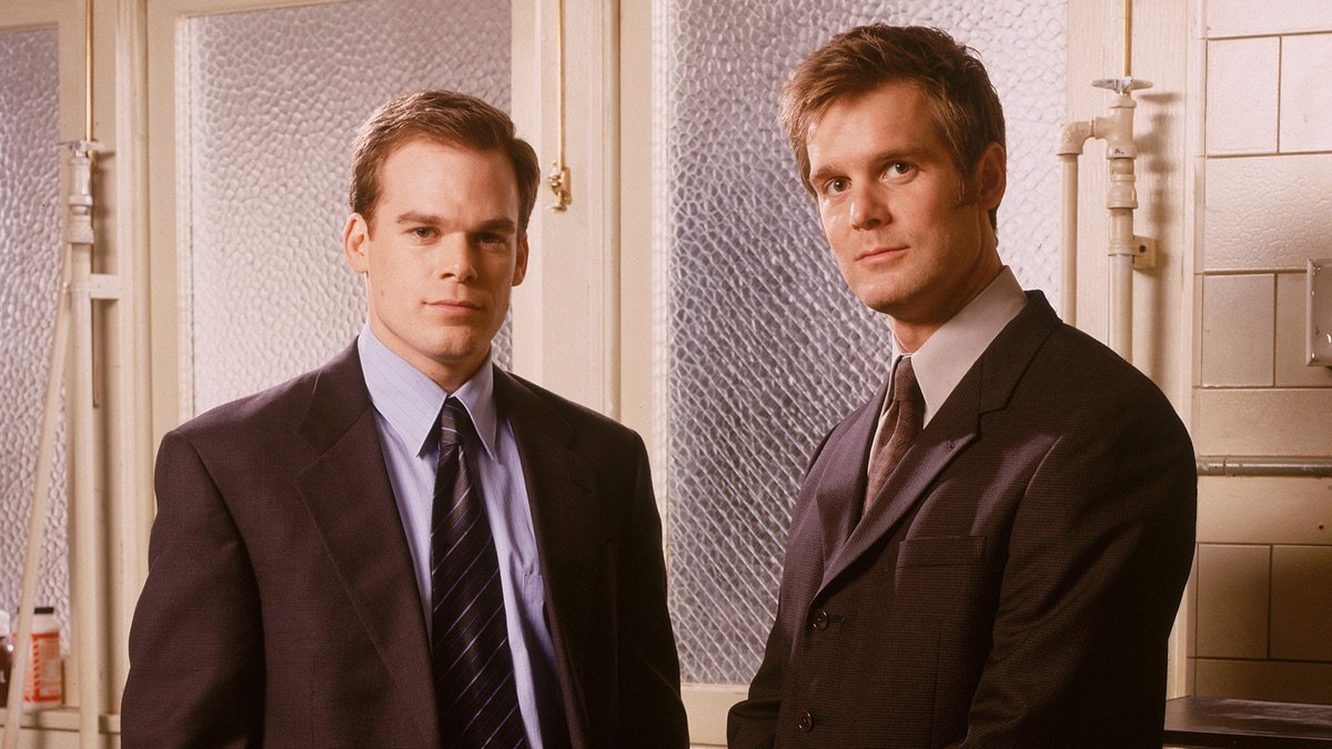 In The Game - Six Feet Under (Series 2, Episode 1) - Apple TV (SA)