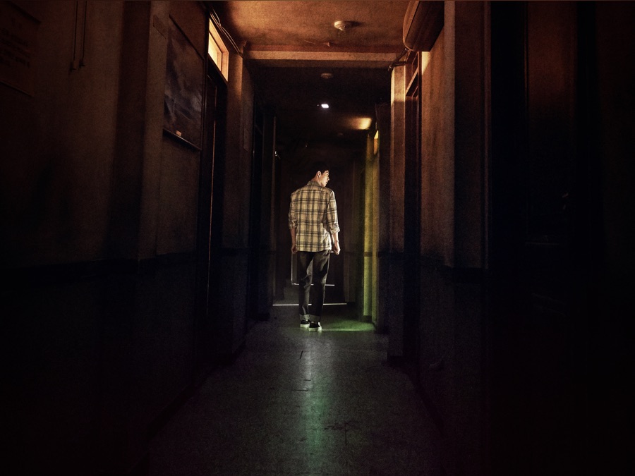 STRANGERS FROM HELL - Apple TV