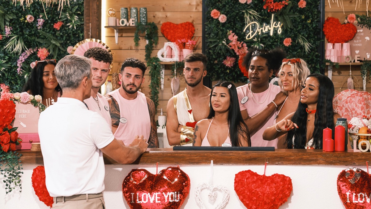 Episode Five - Hot Mess Summer (Series 1, Episode 5) - Apple TV (UK)