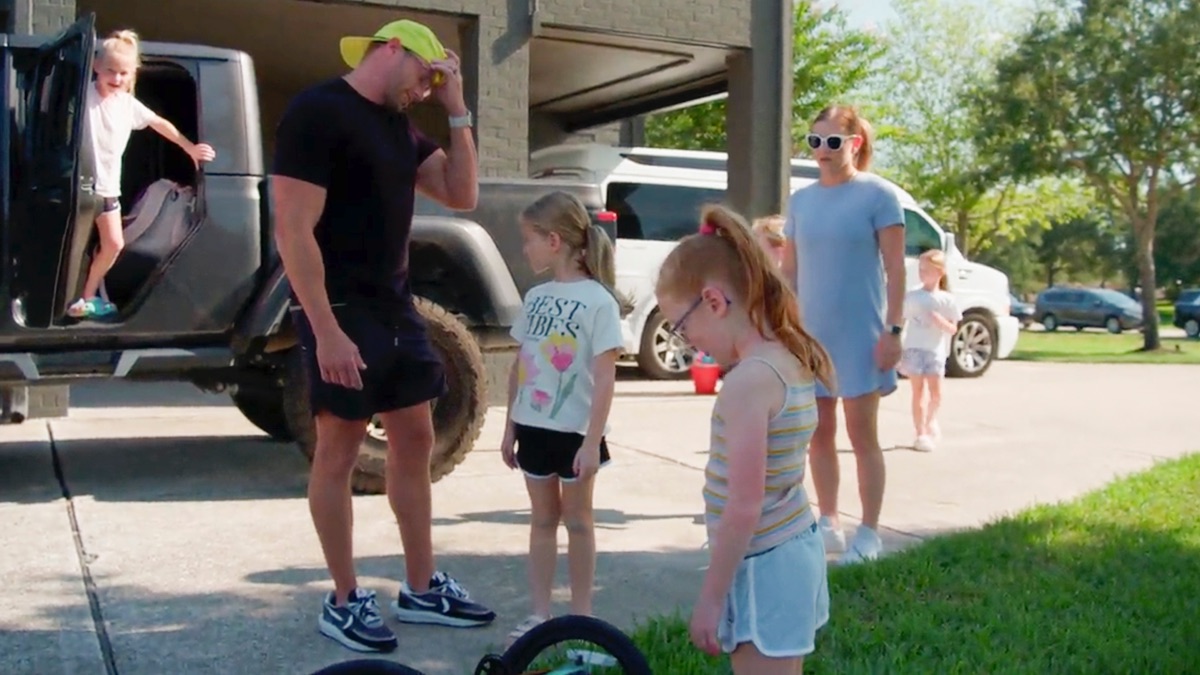 Making the Cut - OutDaughtered (Season 10, Episode 3) - Apple TV
