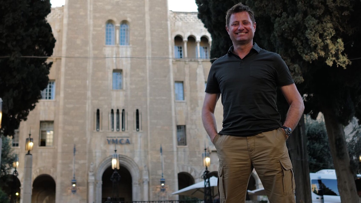 T11 -Autobus vintage, cabaña de madera y hostal YMCA - Espacios ...